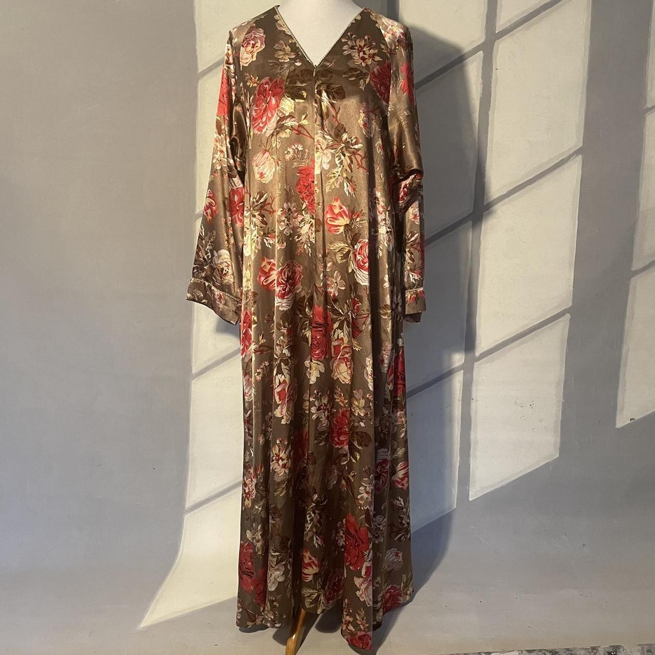 Christian Dior Women's Gold and Red Robe | Depop