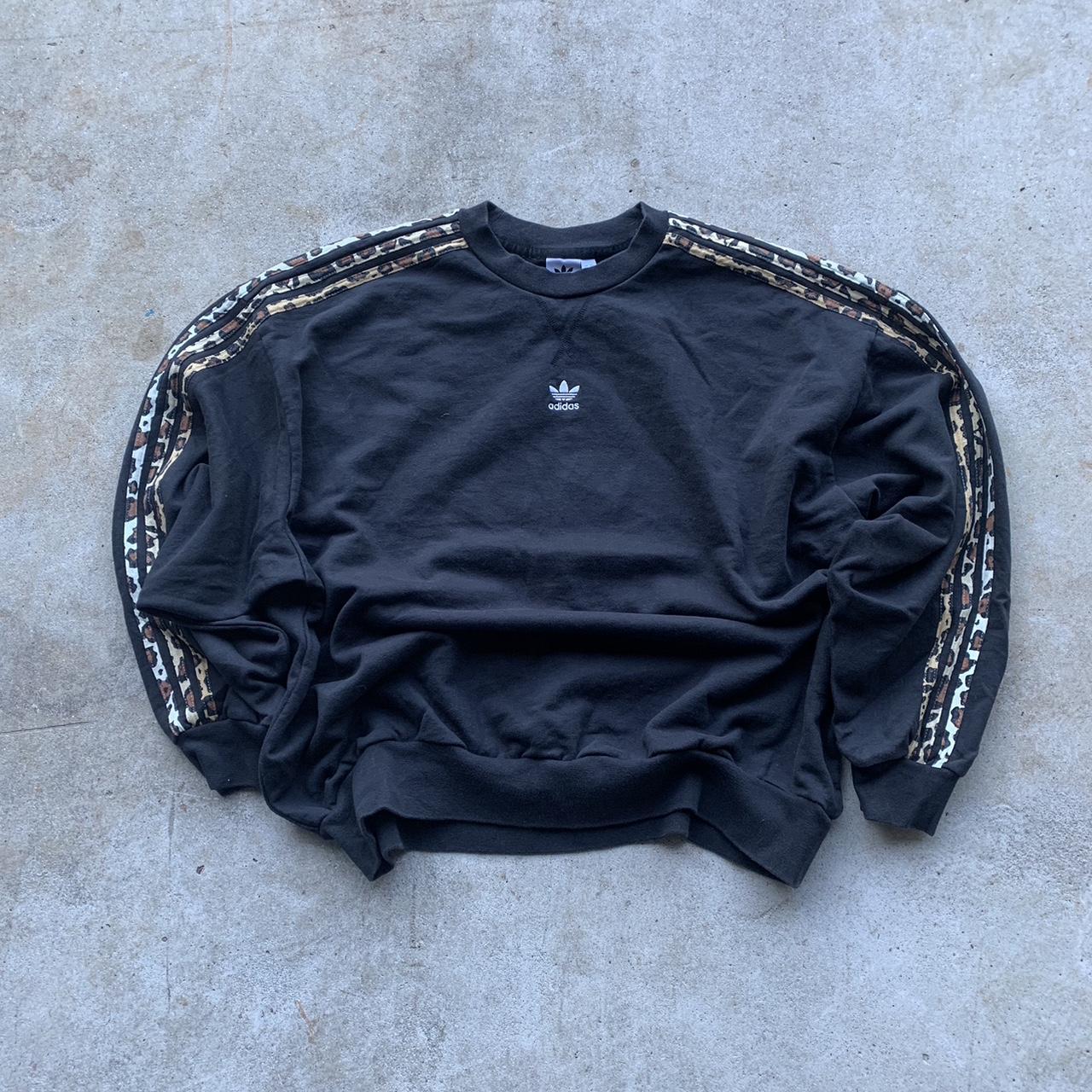 Vintage Adidas Crewneck 🖤🖤 Fits Medium, measures 26... - Depop