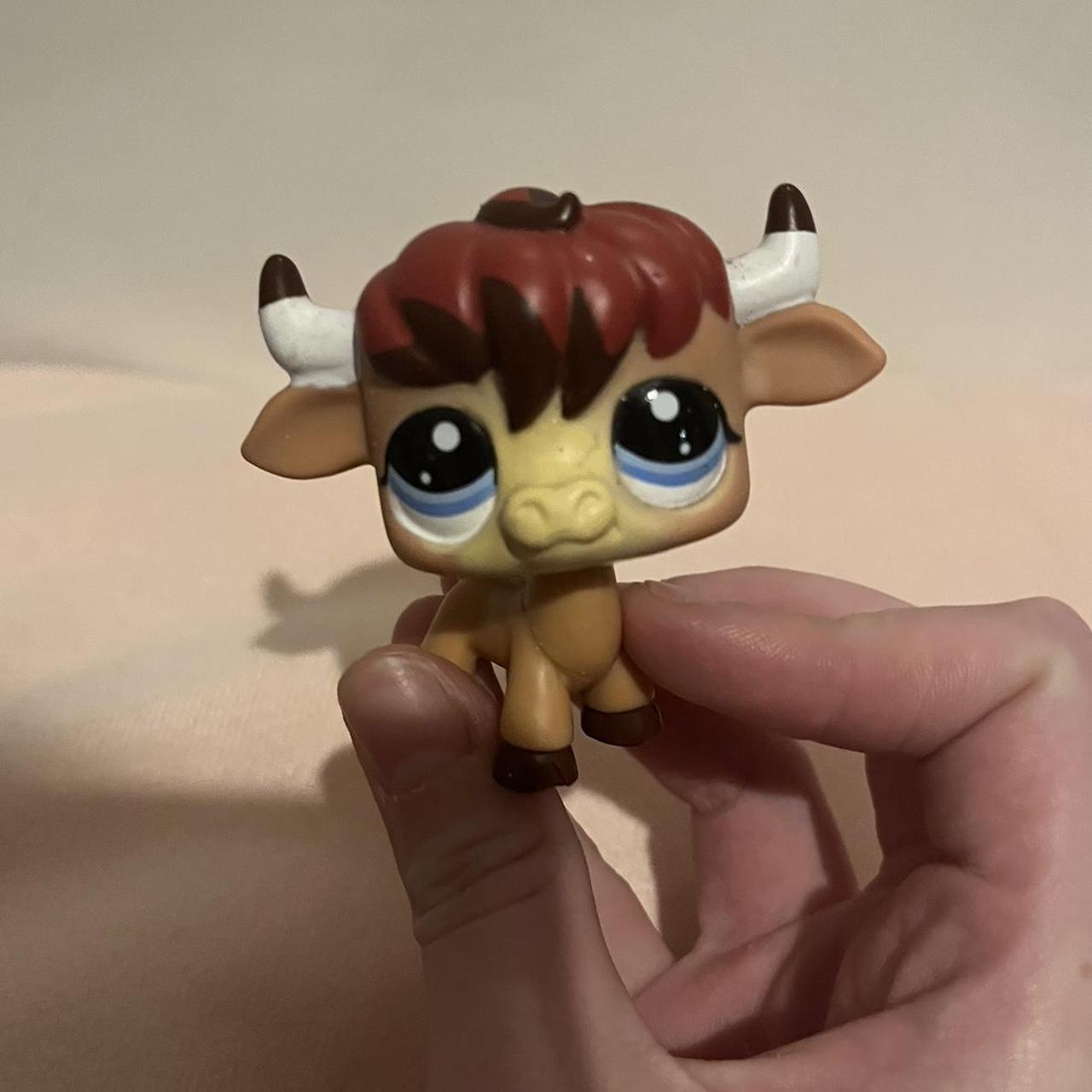 LITTLEST PET SHOP BULL #2522 HASBRO LPS AUTHENTIC... - Depop