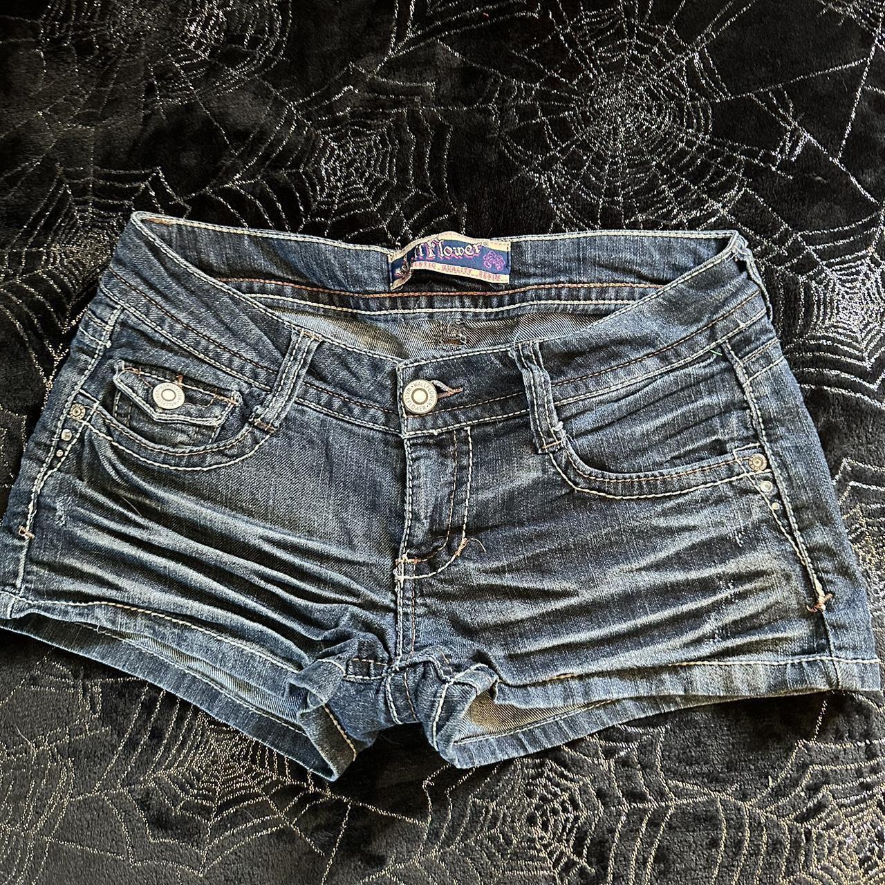 cute small wallflower shorts labeled as a 5 but is... | Depop