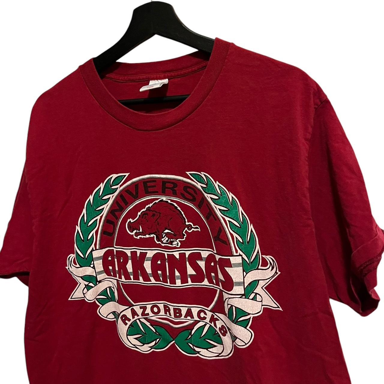 VINTAGE 90’s UNIVERSITY OF ARKANSAS RAZORBACKS T... | Depop