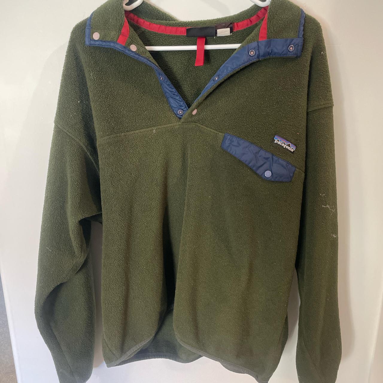 Patagonia pull over Has some gum stuck in it... - Depop