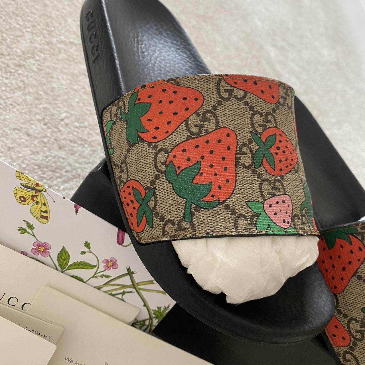 Gucci Slides size 4 Good condition In box with cover... - Depop