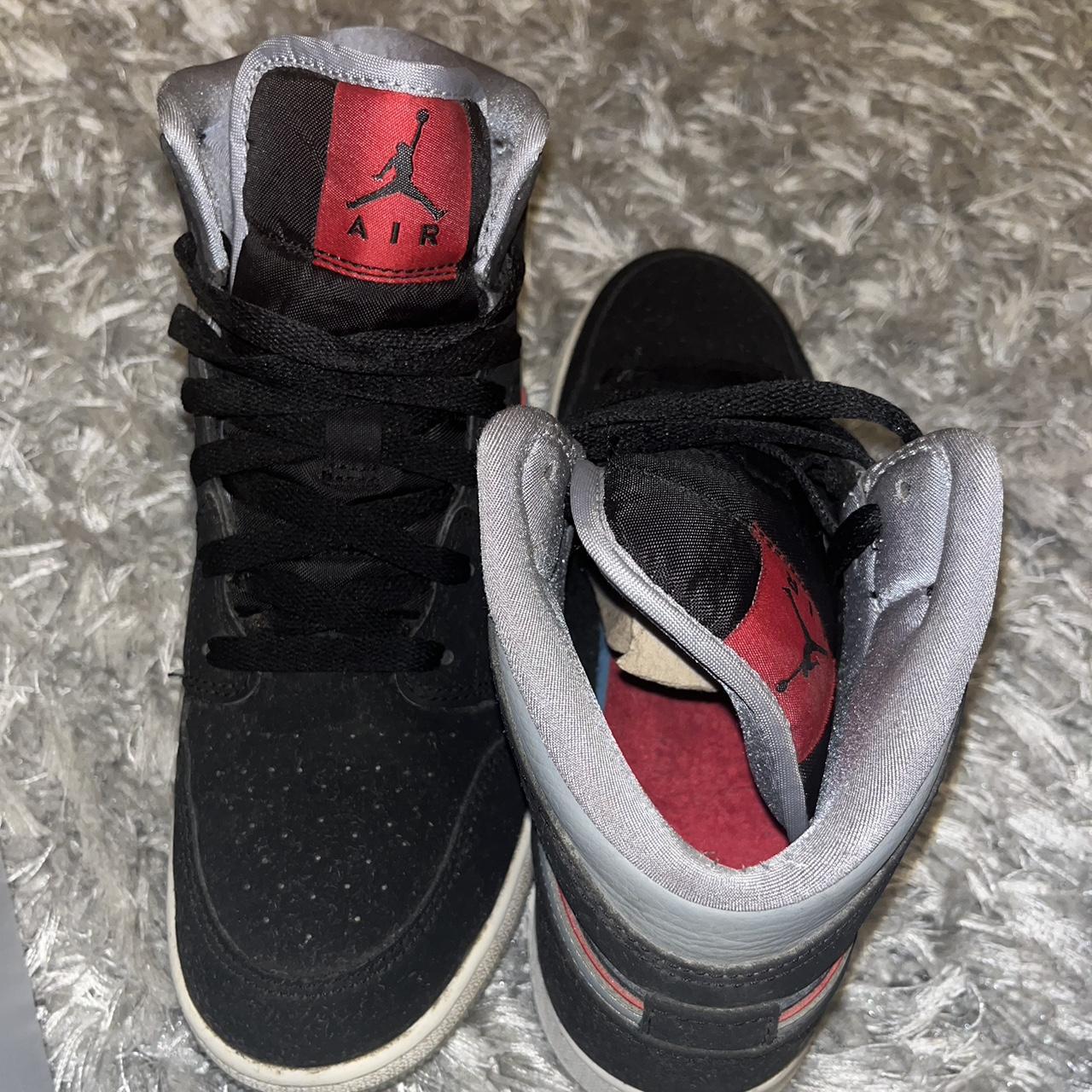 Air Jordan mids -worn a handful of times -ignore... - Depop