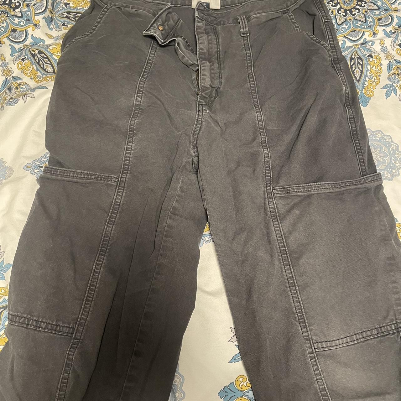 target cargo pants im 5’3 and they’re right above... - Depop