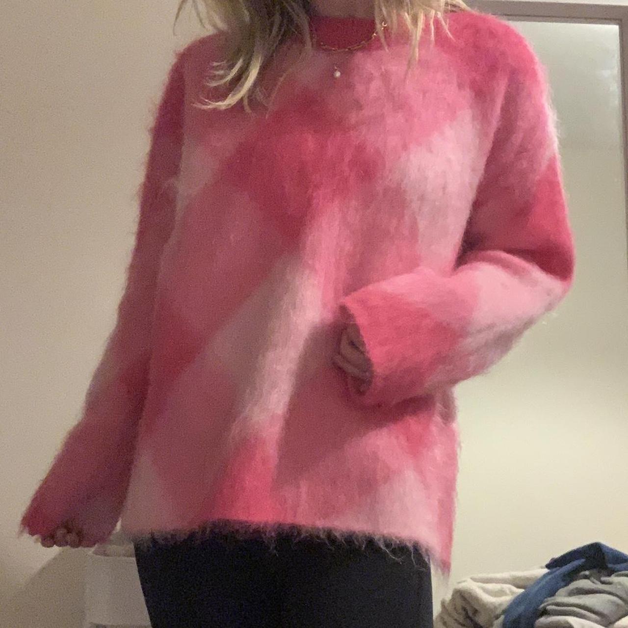 Jumper pics!! For reference i am xs/ size 6 - Depop