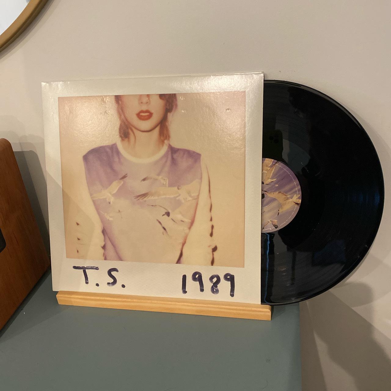 Taylor Swift 1989 vinyl. Original version. Not sure... - Depop Taylor Swift 1989 vinyl. Original version. Not sure... - Depop