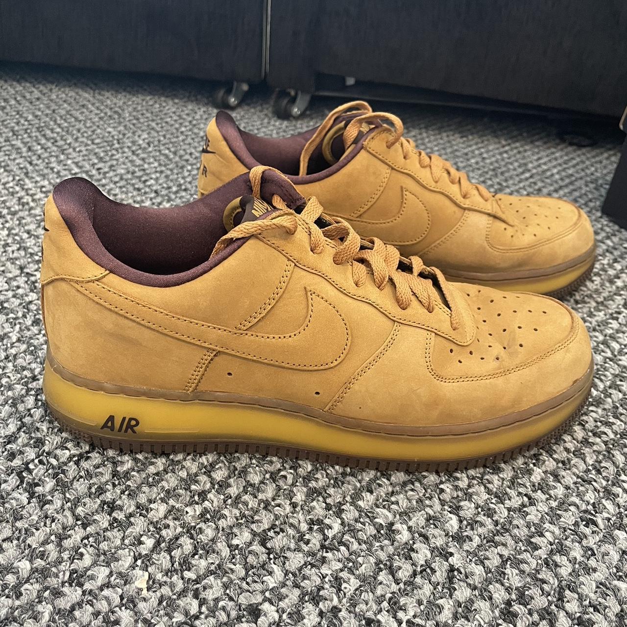 Nike Men's Tan Trainers | Depop