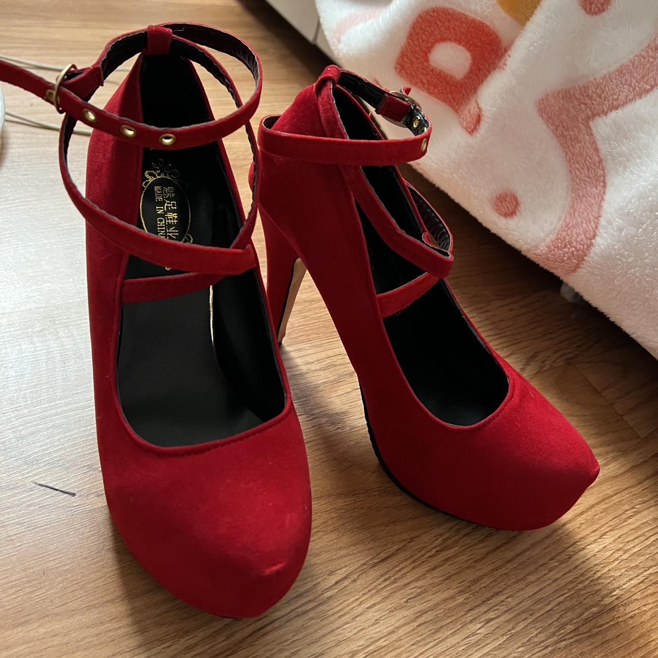 red pumps never worn size 5 or 5.5 - Depop