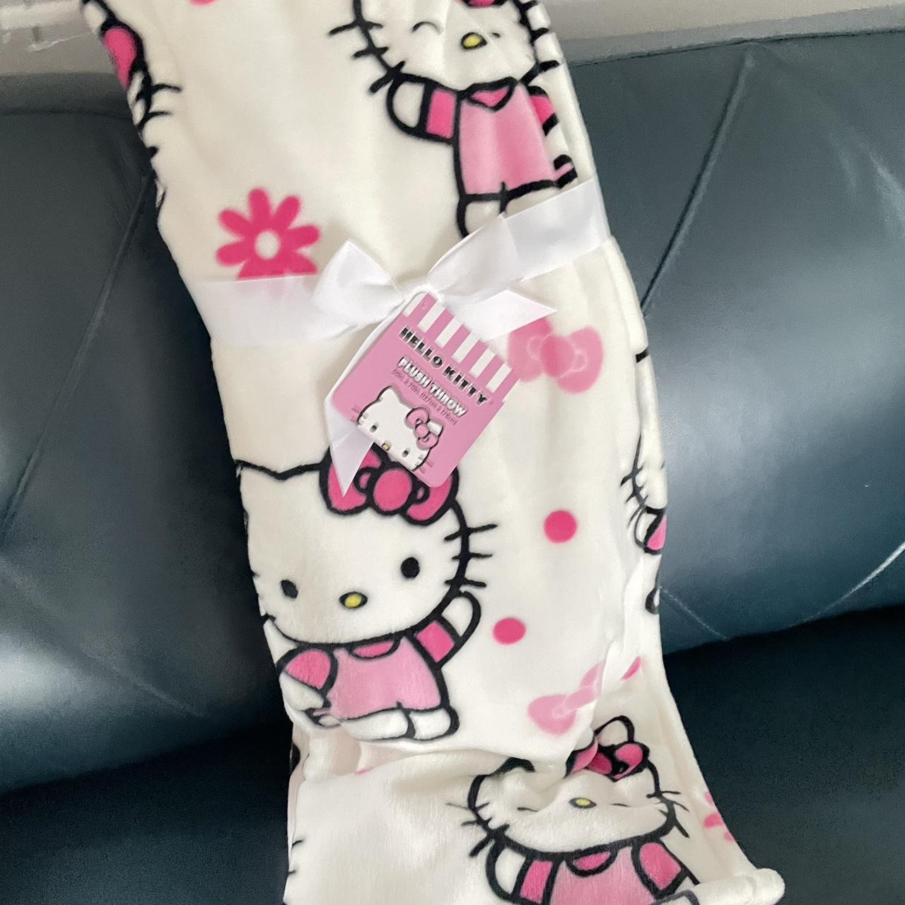 Hello Kitty PINK Bows & Daisies New Release Summer... - Depop