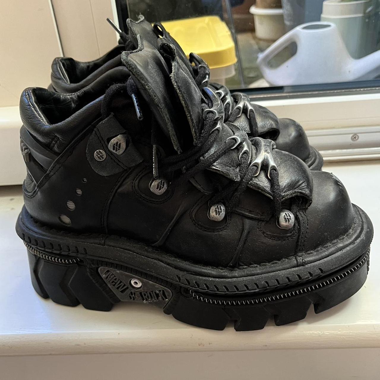 Send reasonable offers or you will be ignored Retail... - Depop