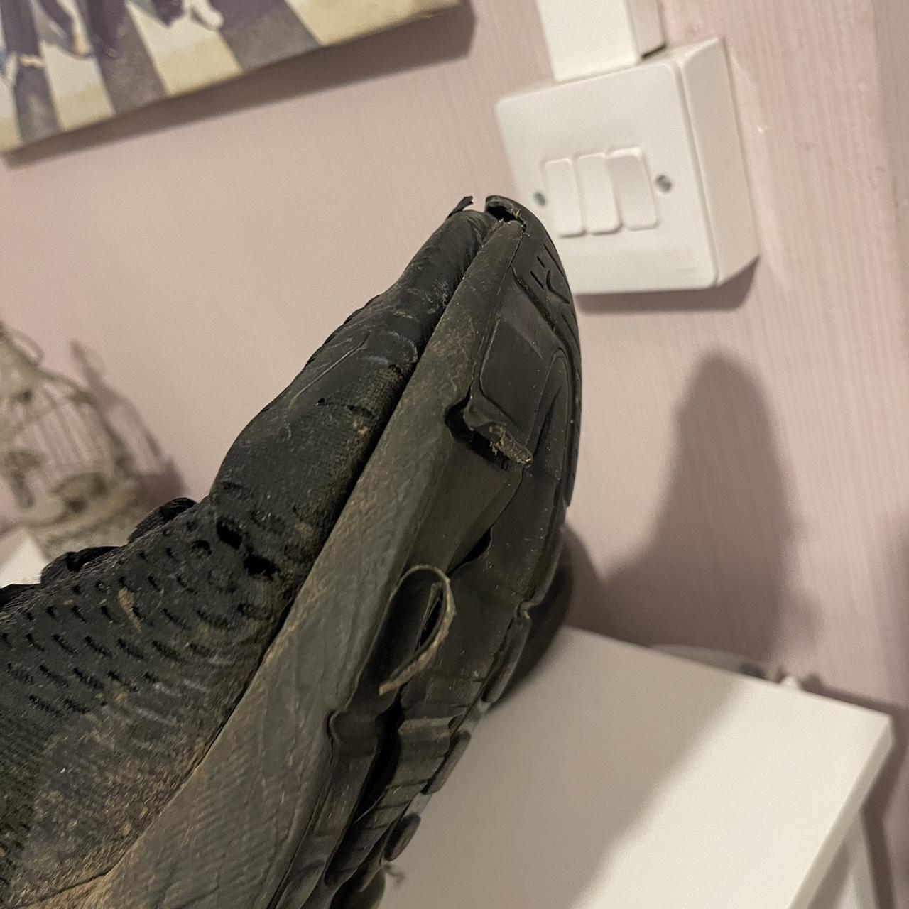 black nike air max 270 defects shown in pictures - Depop