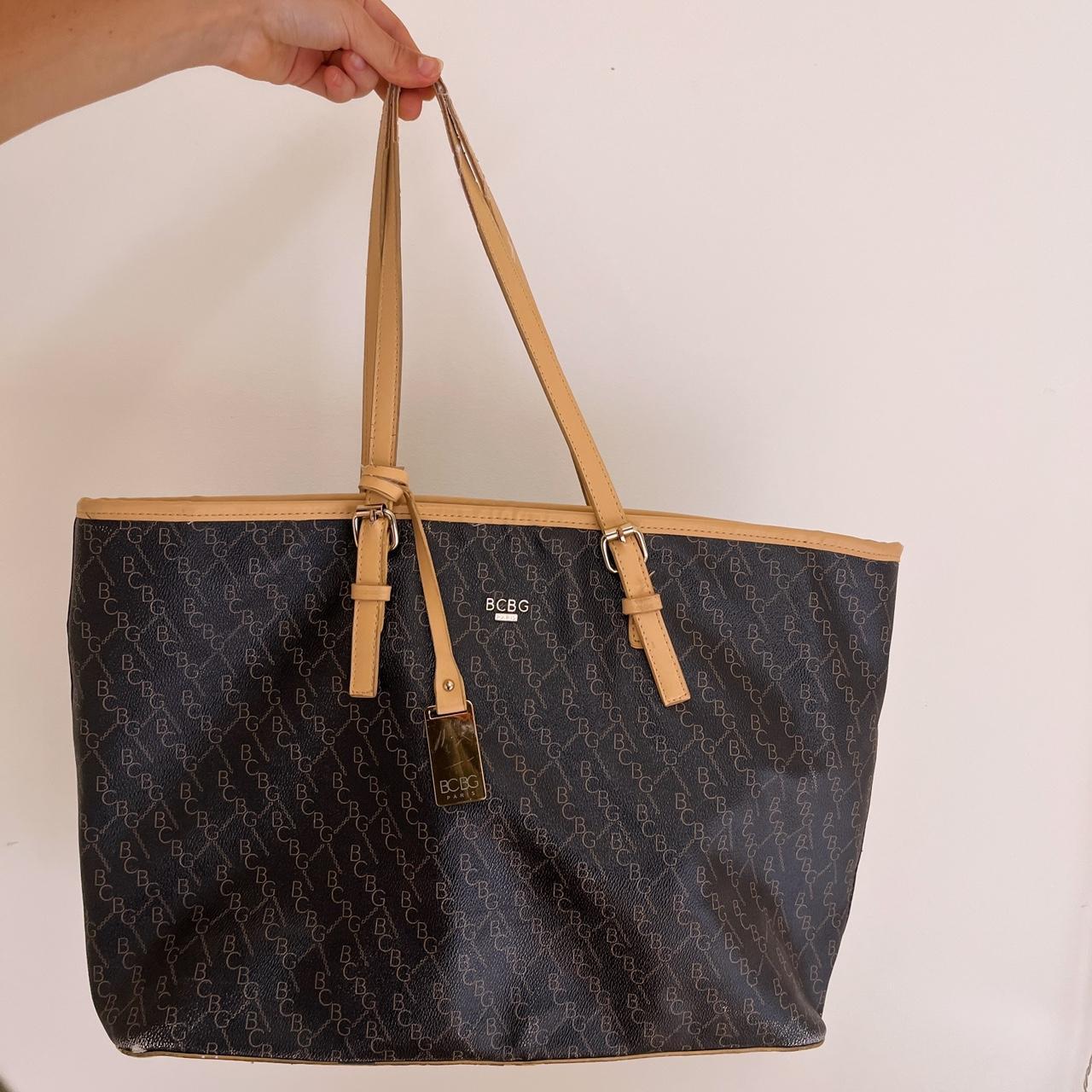 chic BCBG Paris patent leather tote bag with zip... - Depop