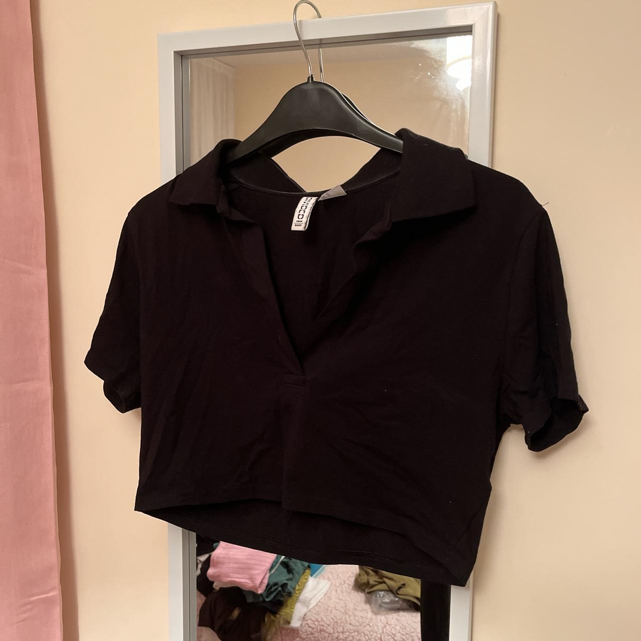 H&M Women's Black Crop-top | Depop
