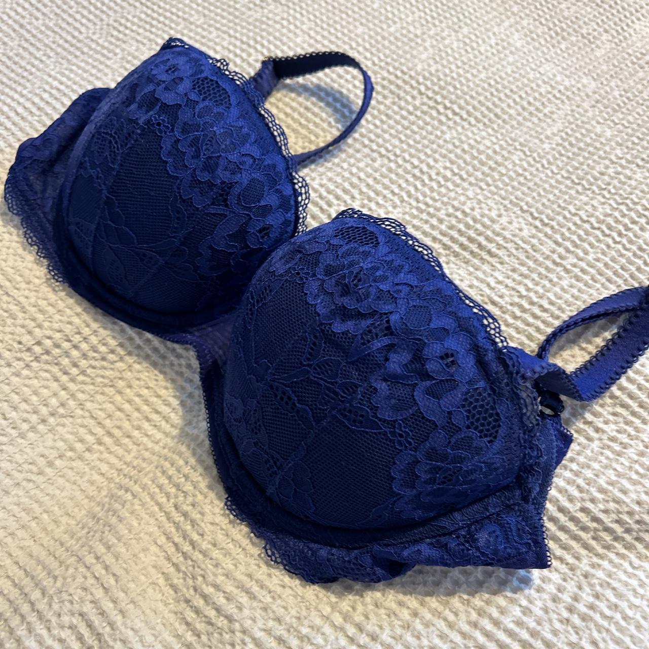 Gorgeous blue balcony bra with removable pads.... - Depop