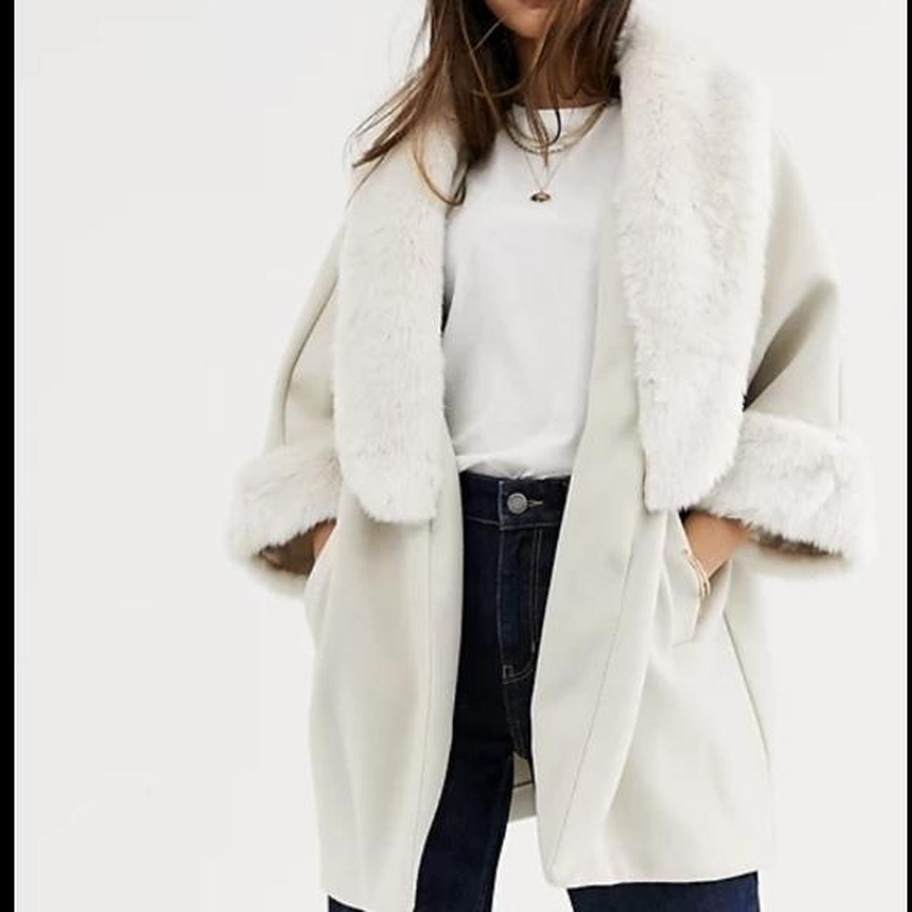 River Island white cape coat with fur collar and... - Depop