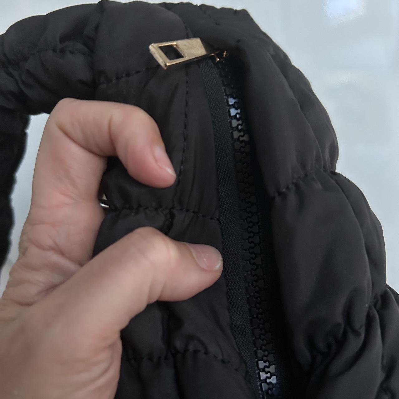 Very on trend quilted cloud bag. One main zip with 2... - Depop