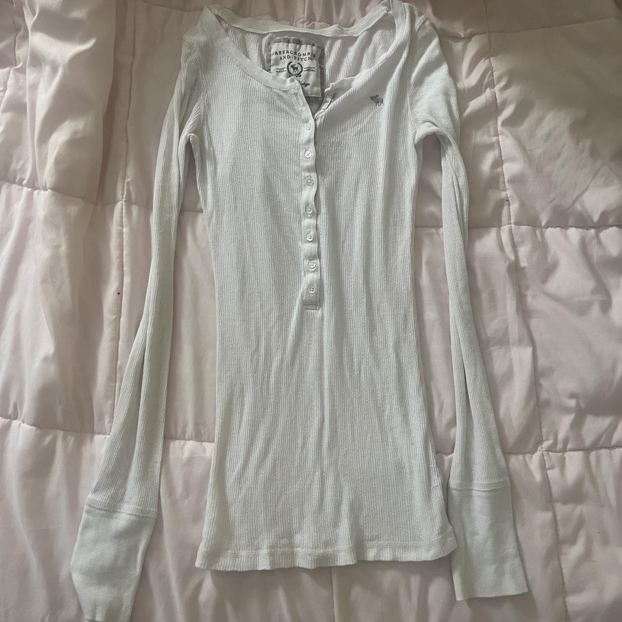 Cutie 2000s abercrombie long sleeve henley with... - Depop
