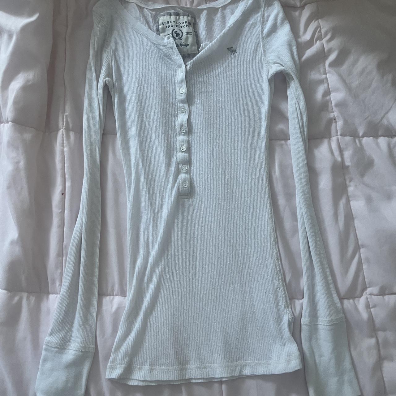 Cutie 2000s abercrombie long sleeve henley with... - Depop