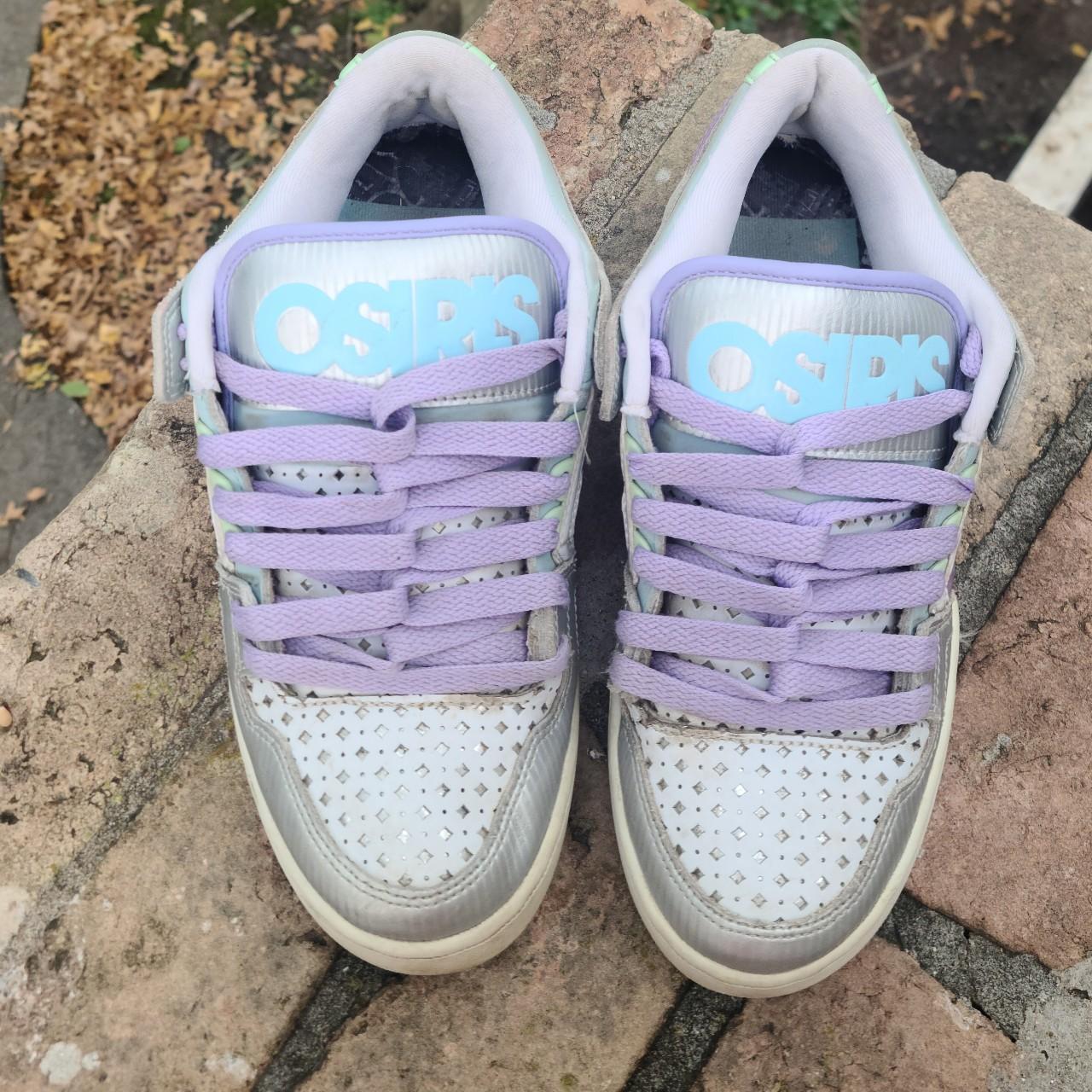 2000s Osiris skate shoes sz 9 women's minor wear... - Depop