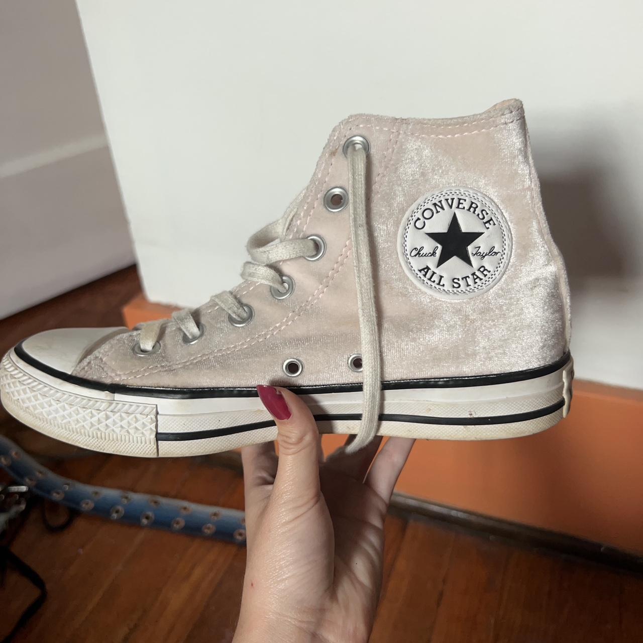 adorable baby pink velvet converse size 7 but I... - Depop