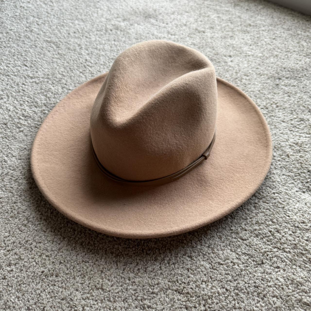 Wyeth hat 100% wool! It’s been well kept in storage. - Depop