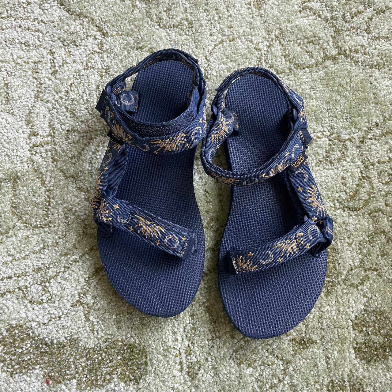 Teva sun and moon universal sandal Size 8 Great... - Depop