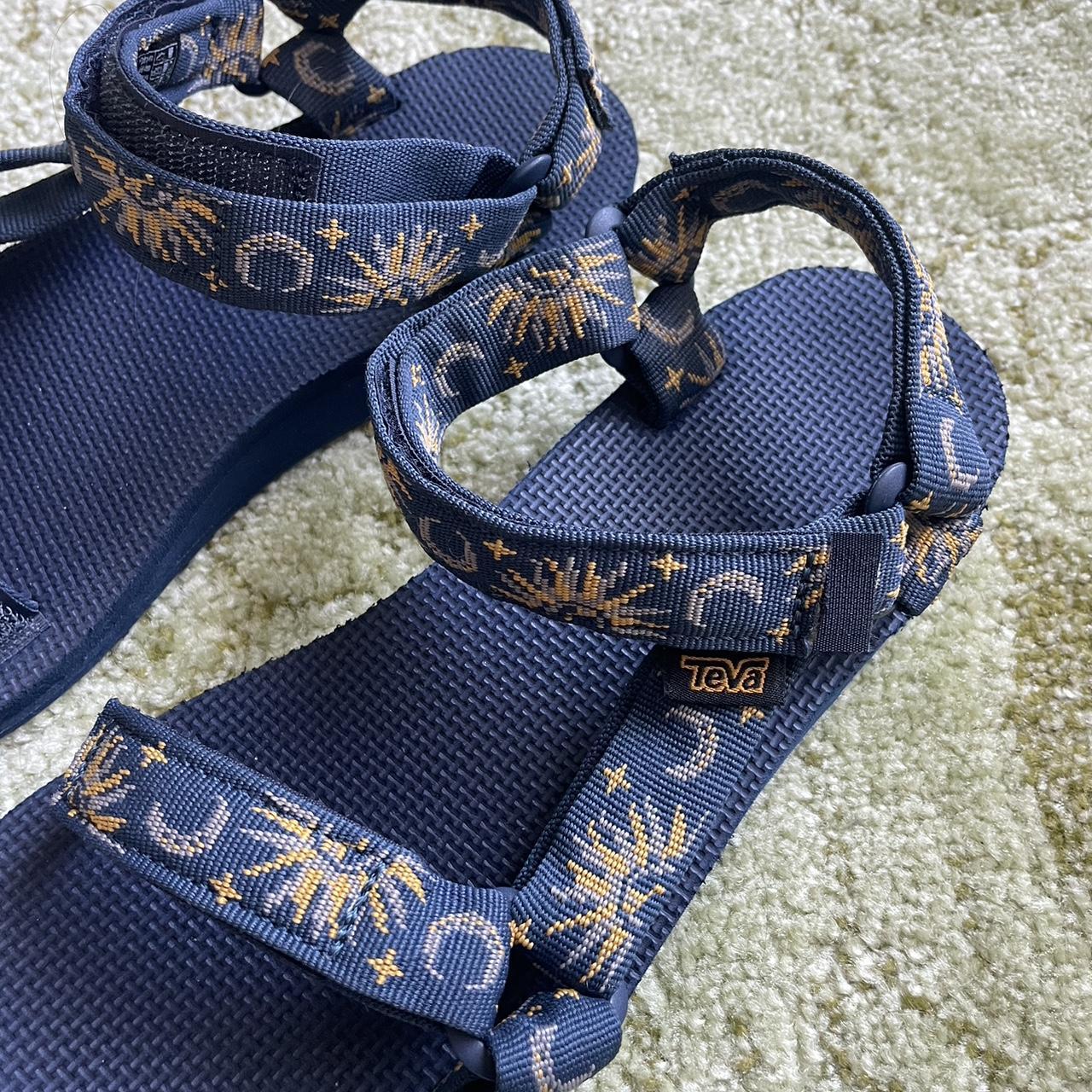 Teva sun and moon universal sandal Size 8 Great... - Depop