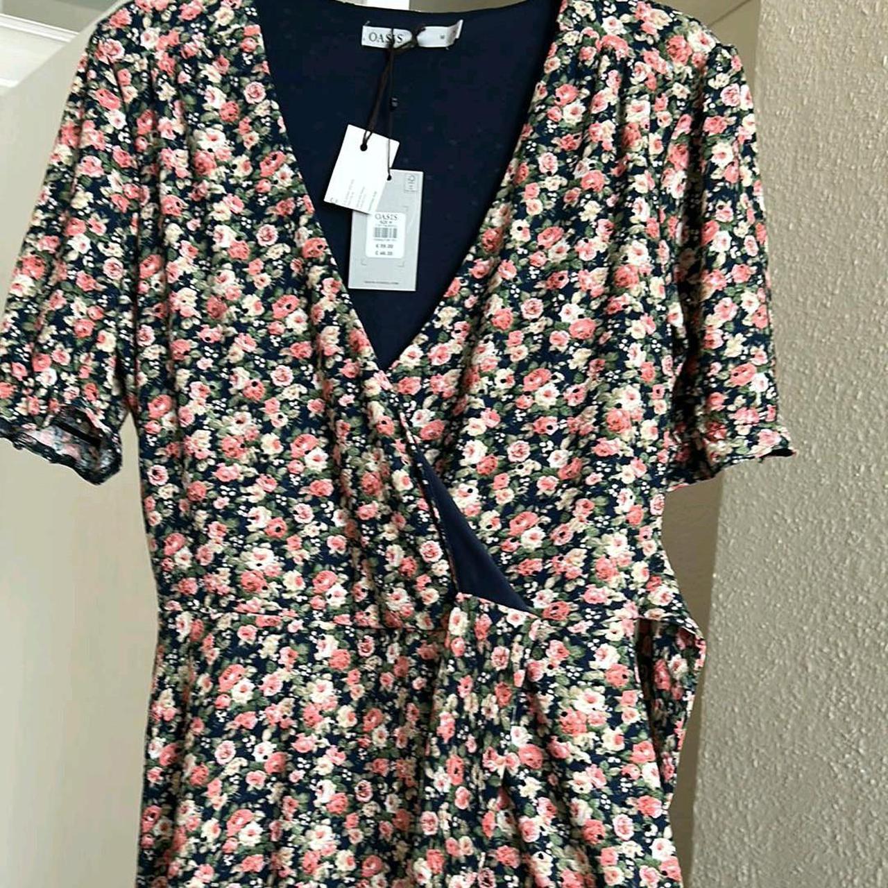 Gorgeous oasis dress. Brand new with tags. Black and... - Depop