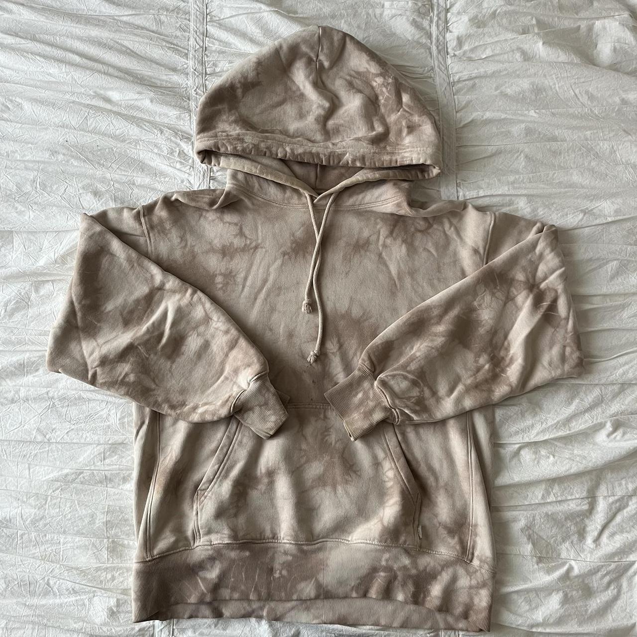 aritzia tna garment beige dip-dyed hoodie can fit... - Depop