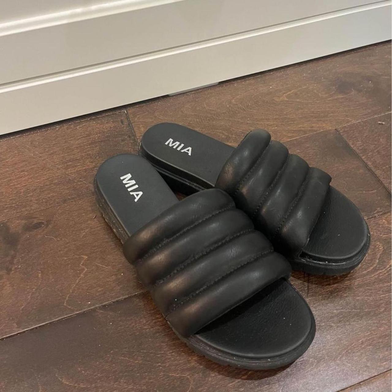 Mia Black Slides - Depop