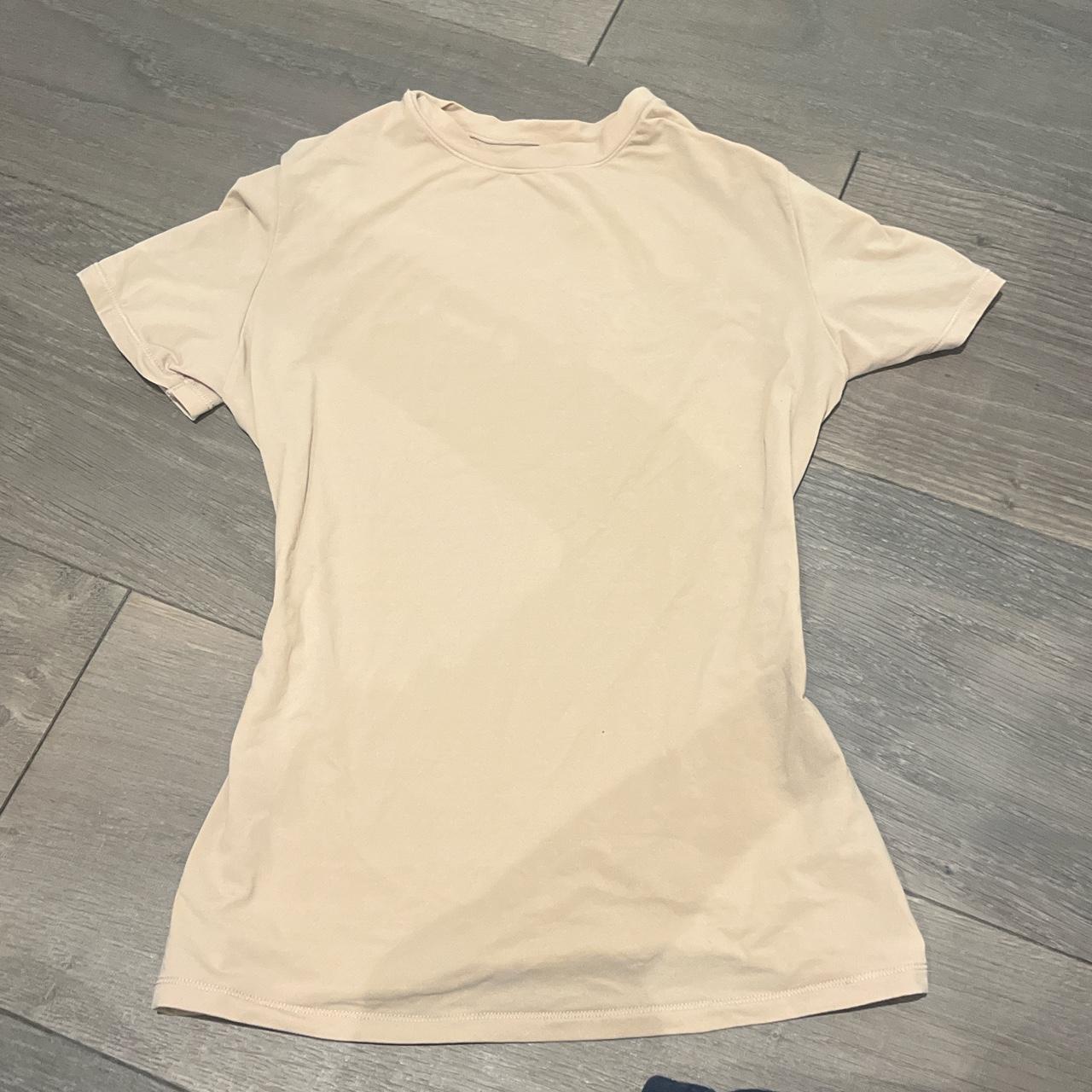 Skims tan shirt xxs worn like one or two times need... - Depop