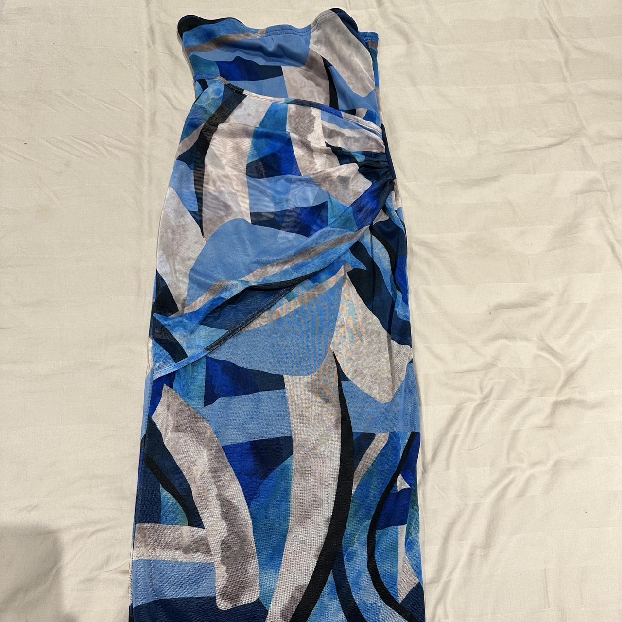 Plt midi blue pattern dress - Depop