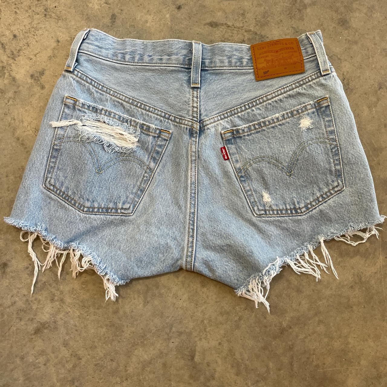 Vintage 100% cotton distressed Levi cutoffs 🩵 Button... - Depop