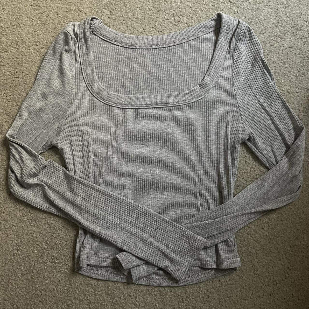 amazon grey ribbed long sleeve size small - Depop