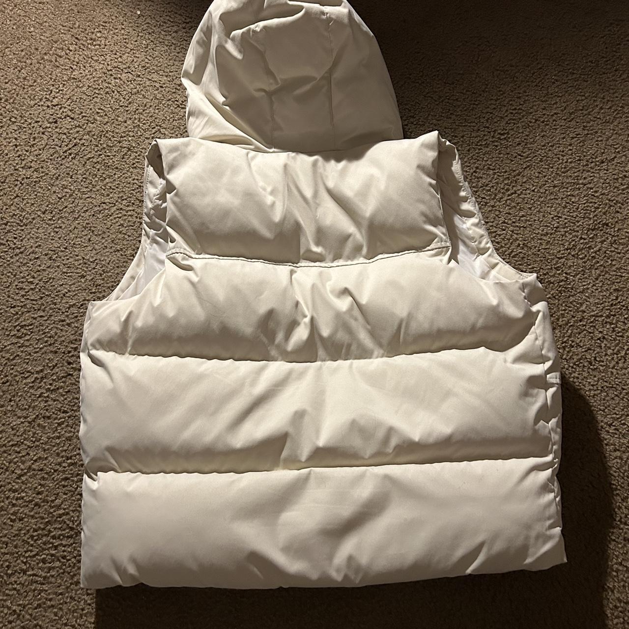 Large Zara Cream Puffer Vest (Gilet) Hood Worn... - Depop