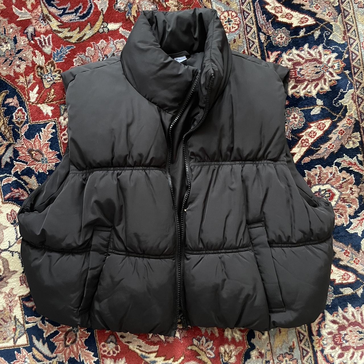 H&M Cropped Black Puffer Vest - Size L, but i'd say... - Depop