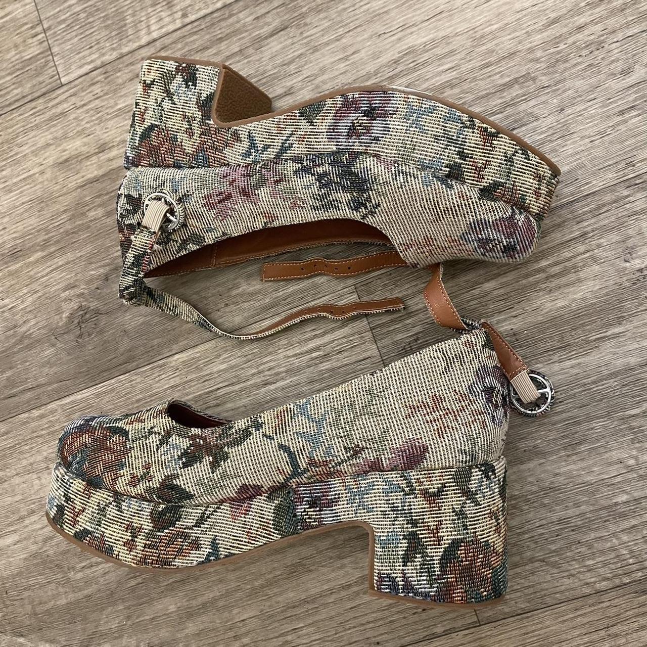 CIDER 💐 FLORAL MARY JANE LITTLE HEELED SHOES!!!... - Depop