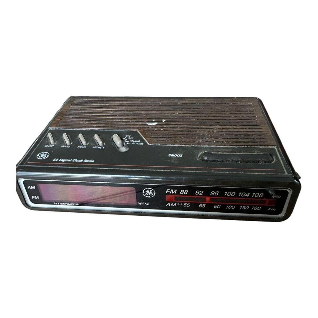 Vintage 1988 GE Alarm Clock Model: 7-4612A AM/FM... | Depop