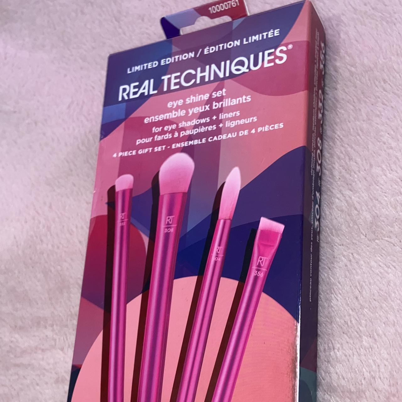 Real Techniques bright pink limited edition eye... - Depop