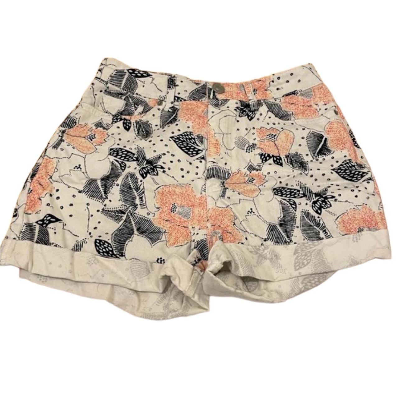 BDG URBAN OUTFITTERS DENIM SHORTS Tagged size: 26”... - Depop