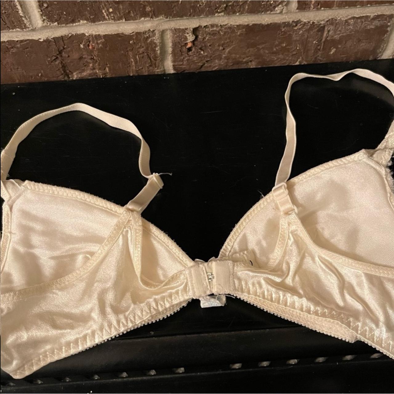 Vintage Olga wireless lined bra from the 90s. Size... - Depop