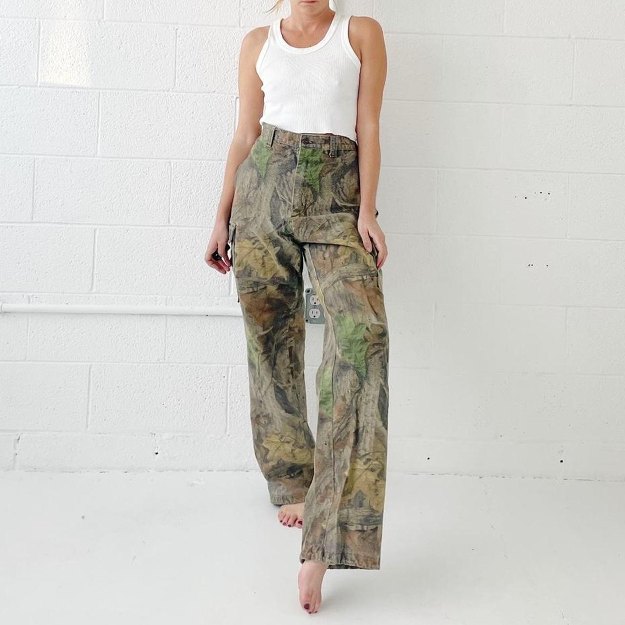 Realtree pants Size 33” High waisted loose fit Great... - Depop