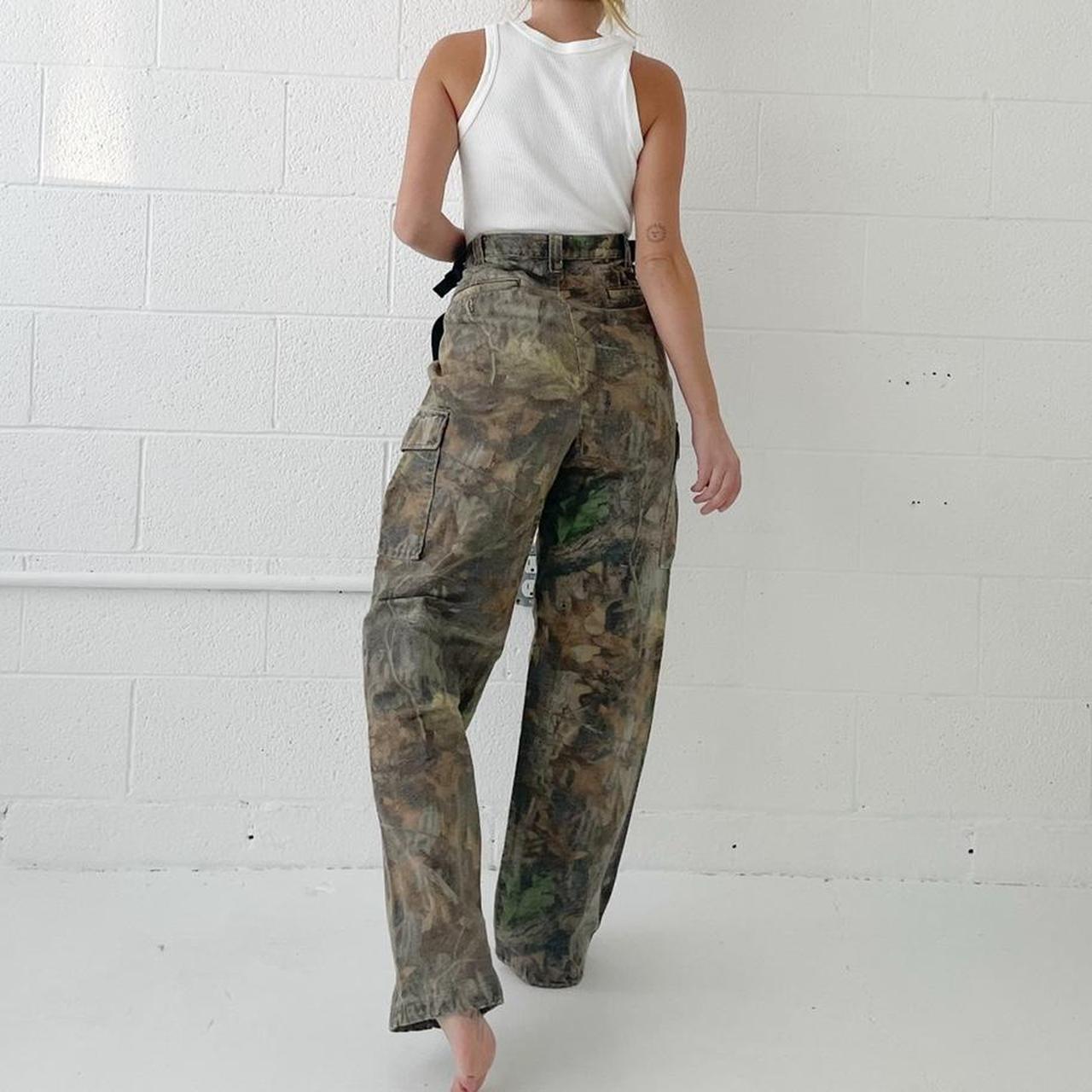 Realtree pants Size 33” High waisted loose fit Great... - Depop