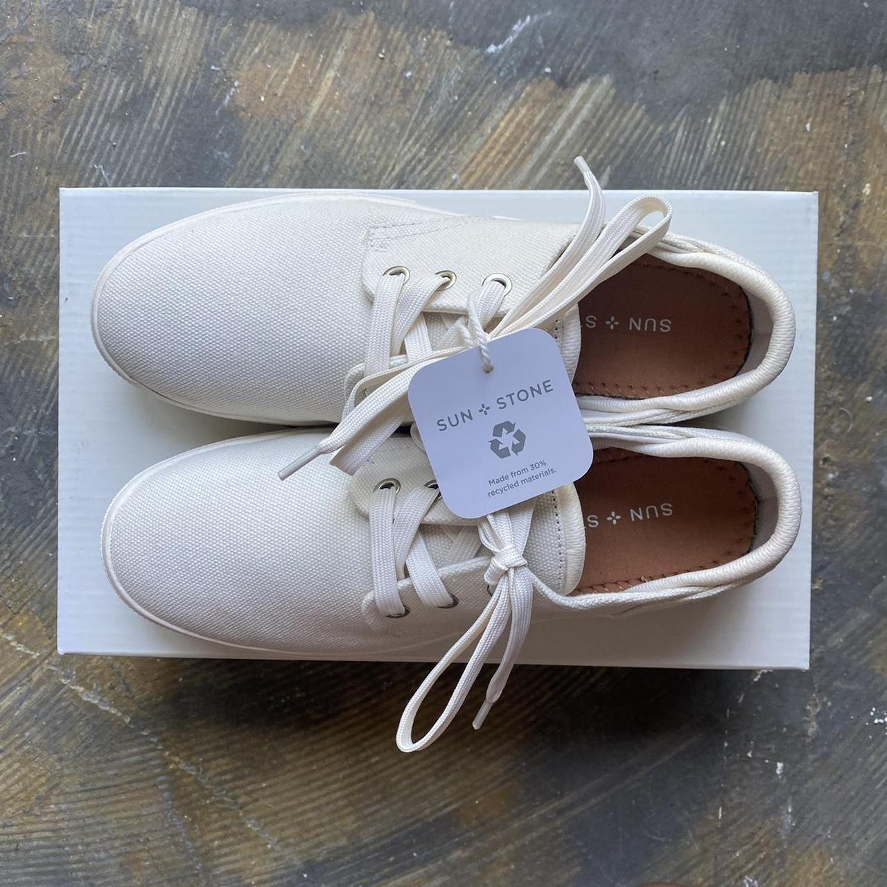 Sperry Women's Tan and Cream Trainers | Depop