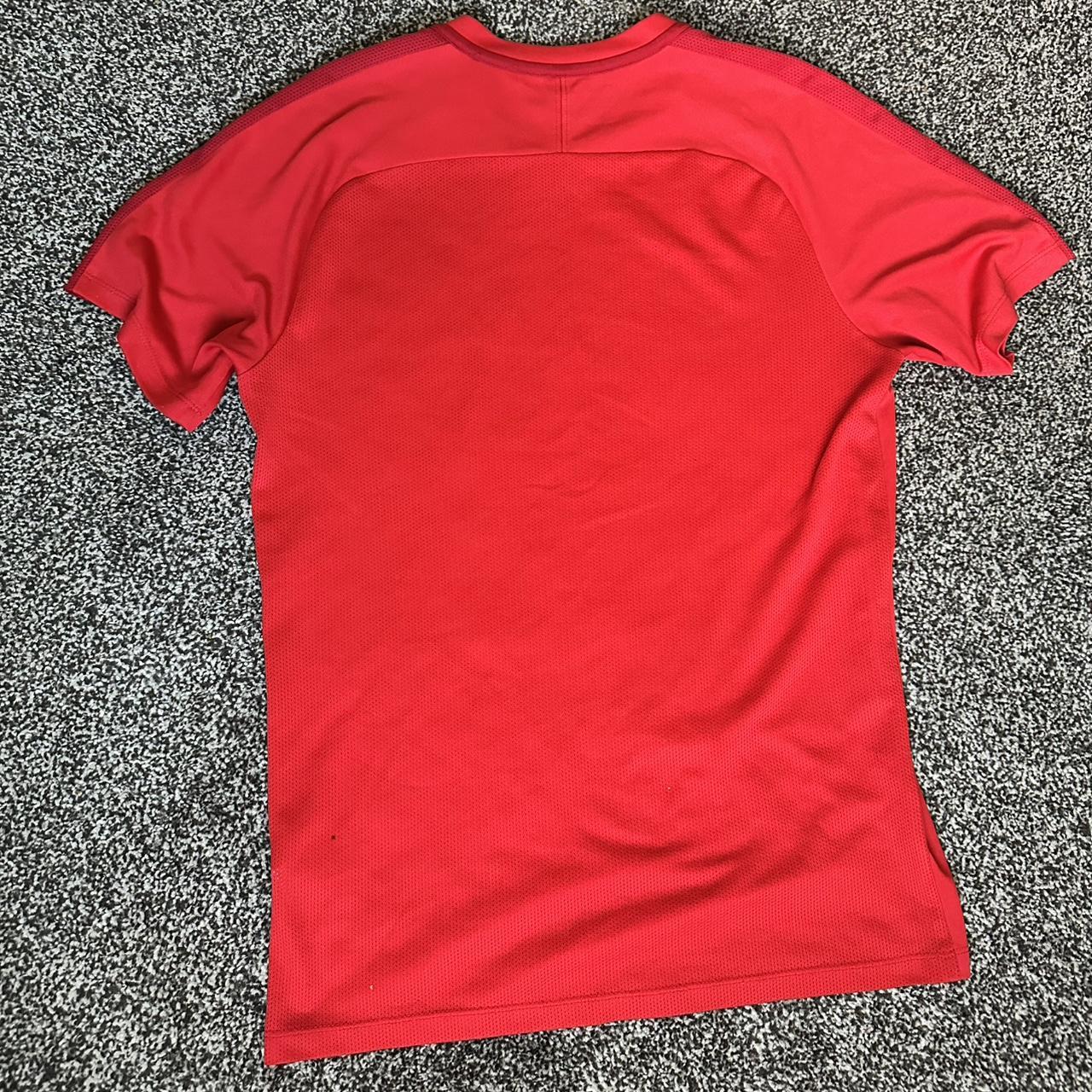 Red Nike Dri-Fit training t-shirt #fitness Size Small | Depop