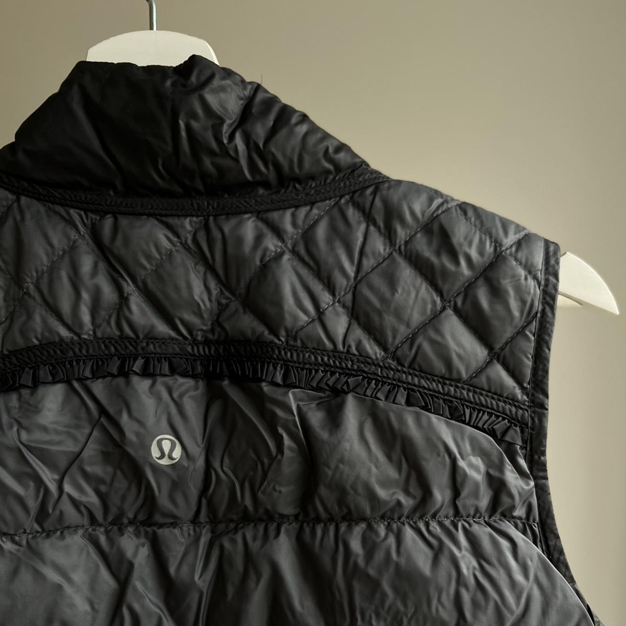 Lululemon Women's Black and Grey Gilet | Depop