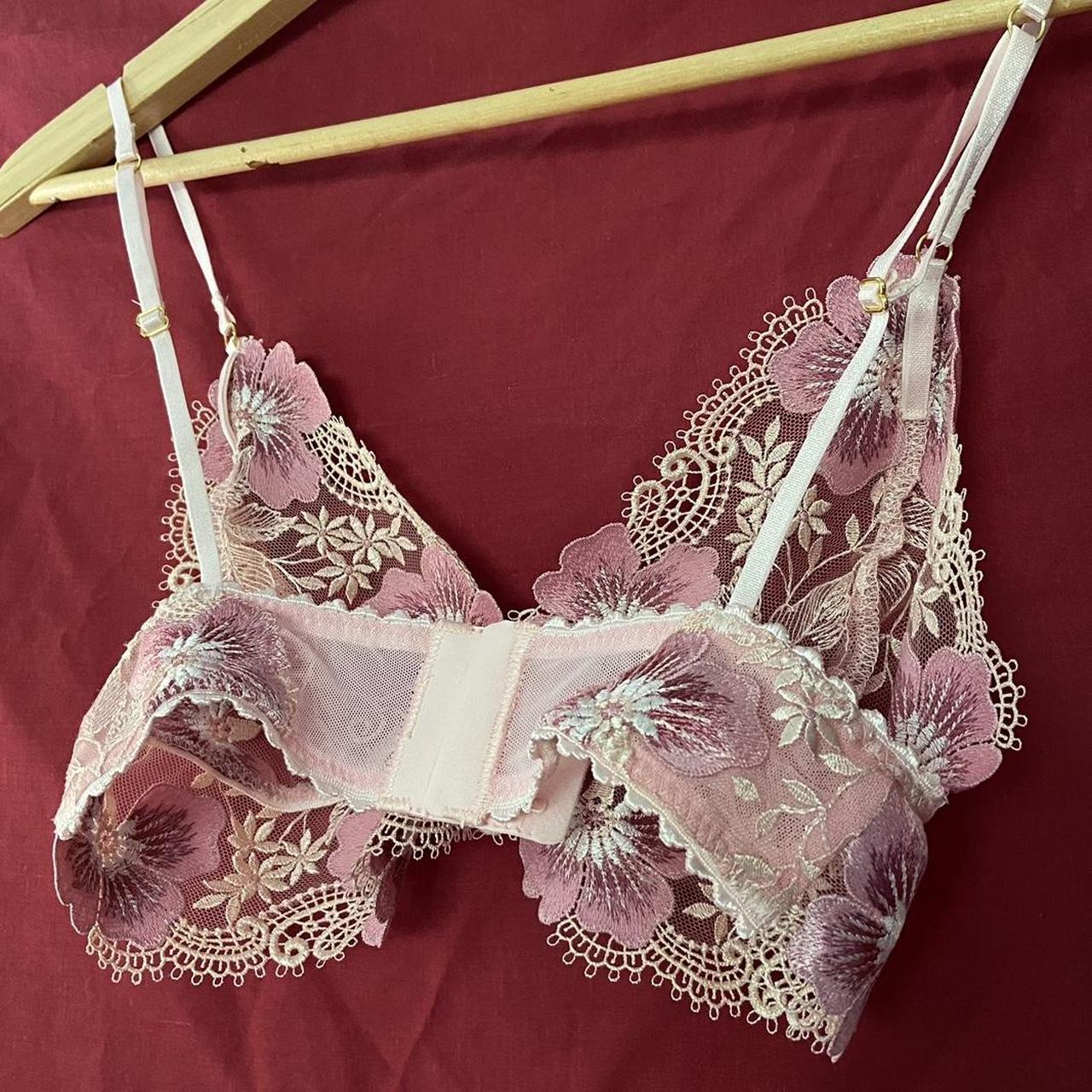 For Love & Lemons Women's Pink and Cream Bra | Depop