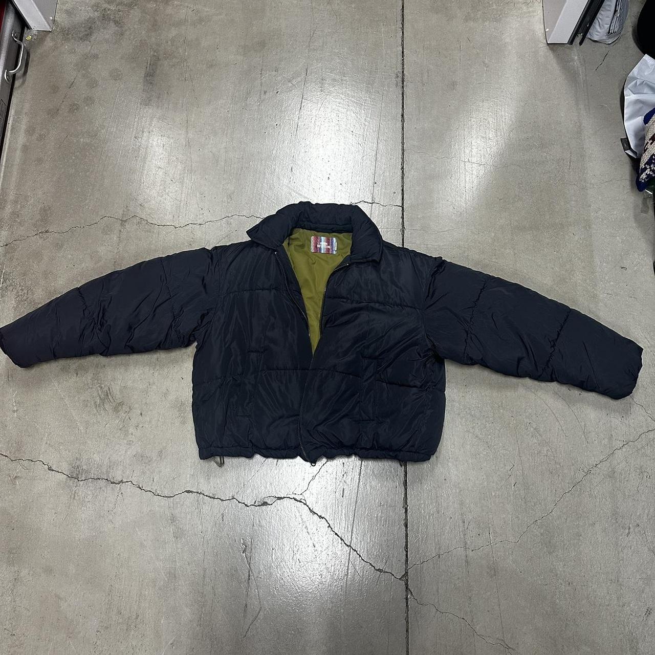 Urban Outfitters Cropped puffer jacket Size M - Depop