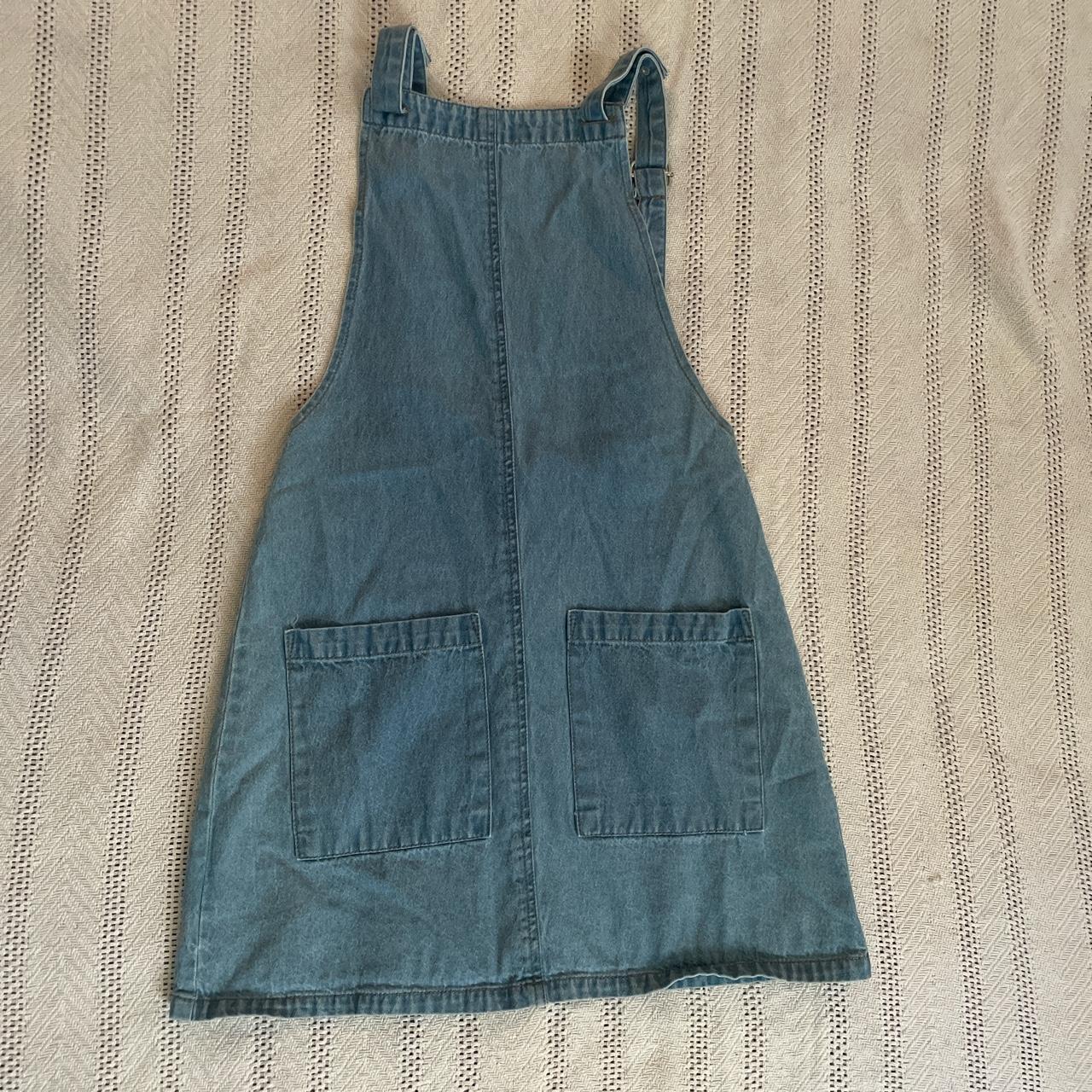 cute boohoo overall dress! - Depop